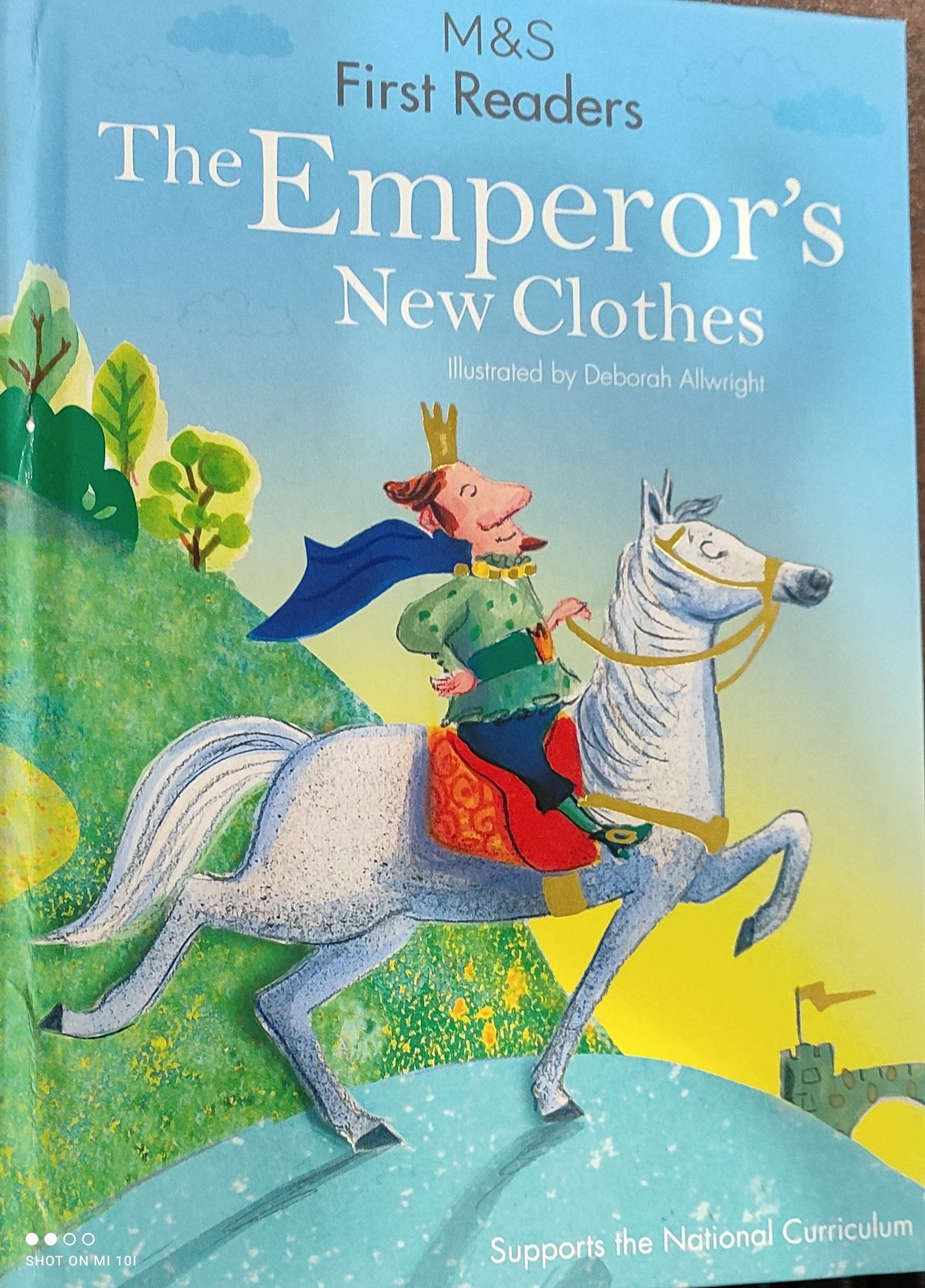 First Readers The Emperor’s New Clothes – Macbeth Publications